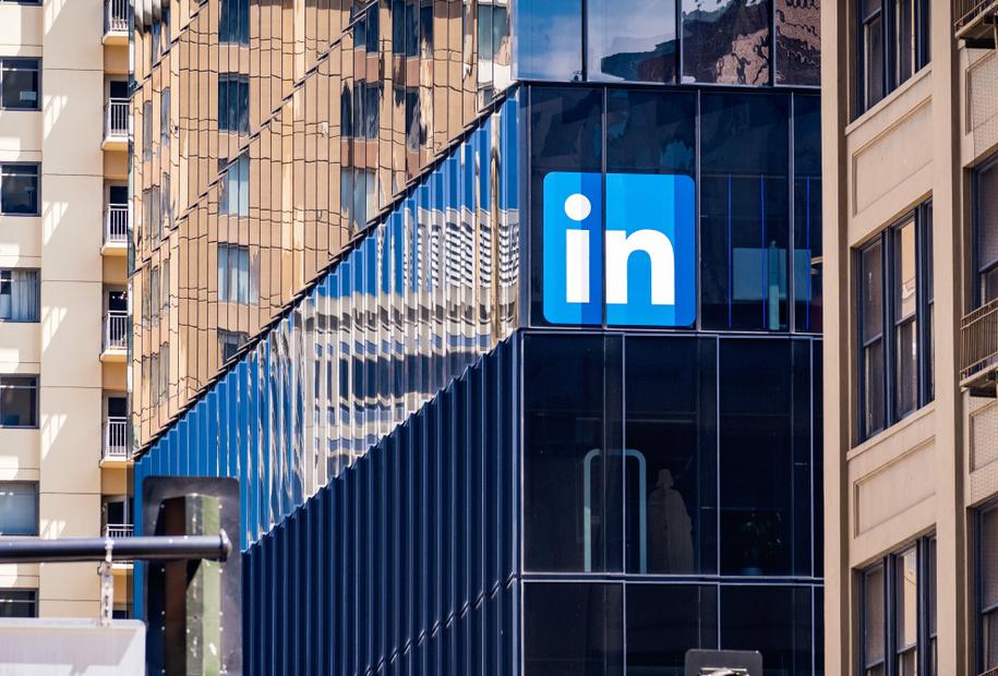 How to Leverage LinkedIn Website Demographics to Improve Targeting ...